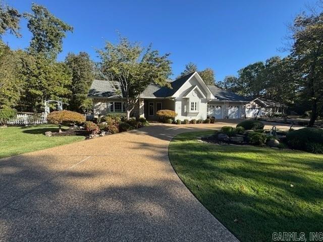 16 Heraldia Ln, Hot Springs Village, AR 71909