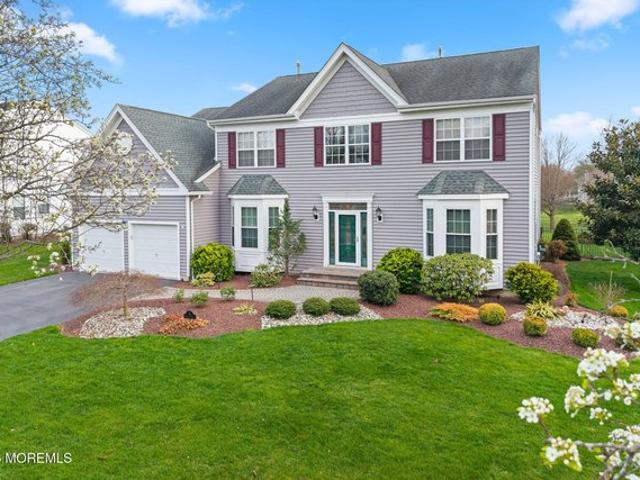 16 Heritage Dr, Allentown, NJ 08501