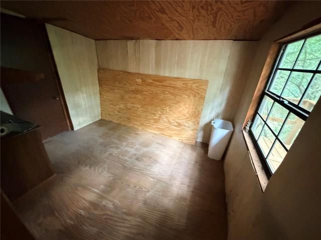 16 Hickory Hollow