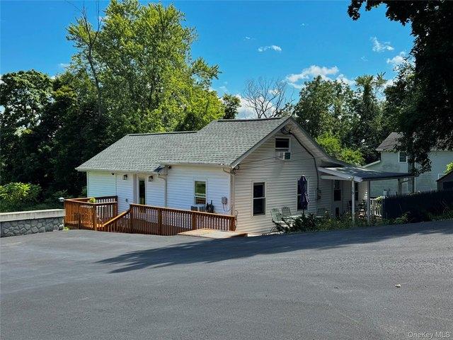 16 Highland Ave, Catskill, NY 12414