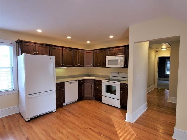 16 Hodges St, 1 bed, 1 full bath