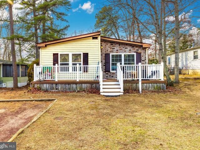 16 Holly Ct, Mays Landing, NJ 08330