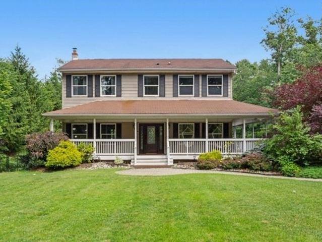 16 Horace Rd, Jefferson Township, NJ 07438