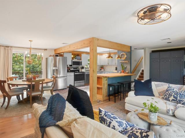 16 Howland Road
