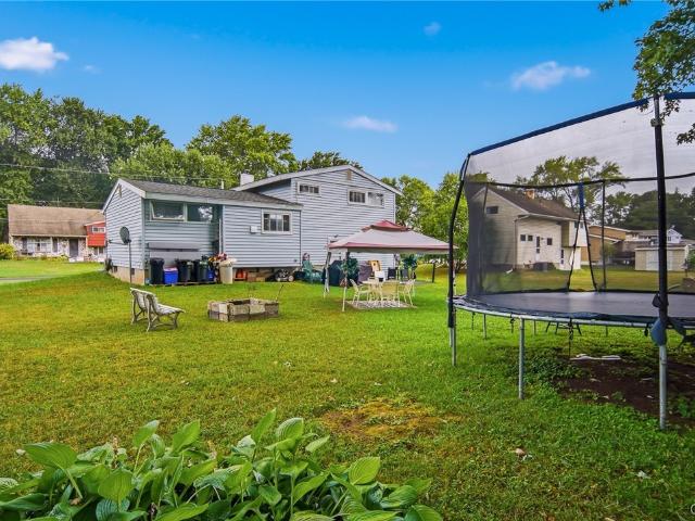 16 Huckleberry Lane