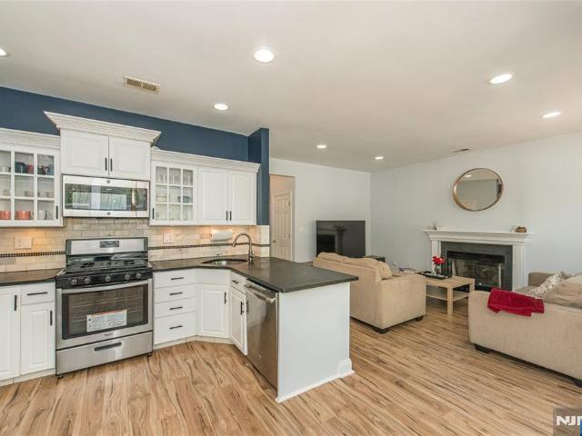 16 Indian Spring Drive