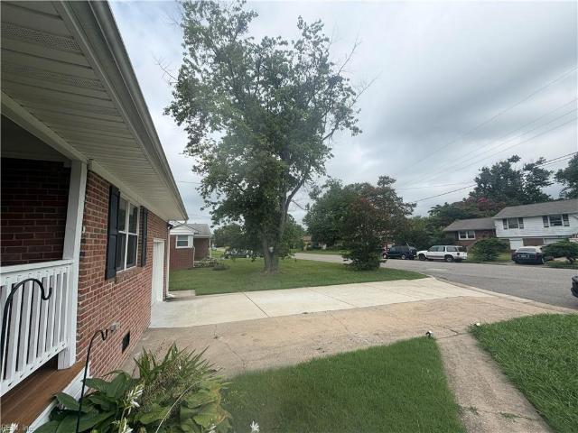 16 Inglewood DR
