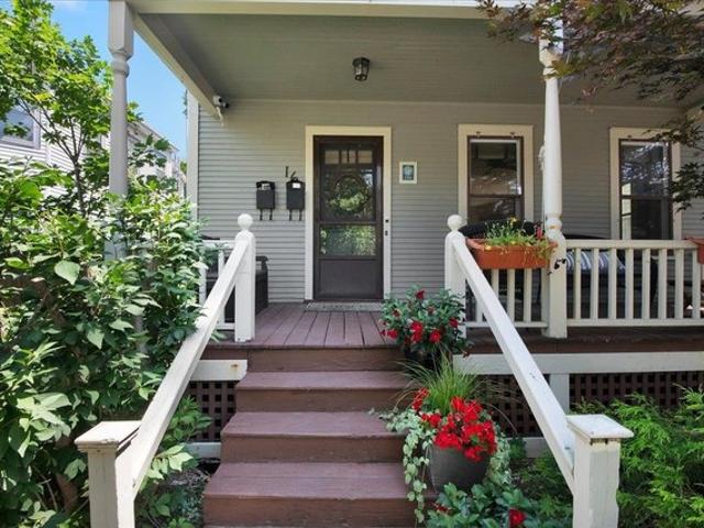 16 Isham St, Burlington, VT 05401
