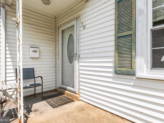 16 James Road