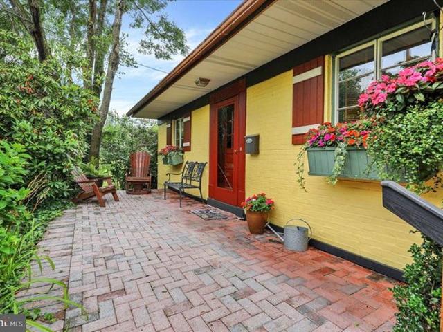 16 Jackson Dr, Lancaster, PA 17603