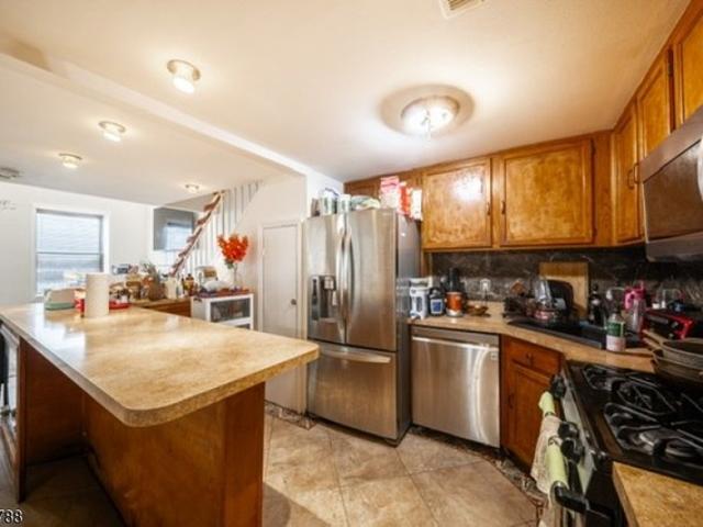 16 Jacques St Apt 21, Elizabeth City, NJ 07201