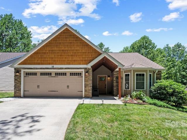 16 Jennlynn Dr, Arden, NC 28704