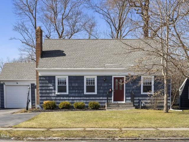 16 John David Ln, Albany, NY 12208