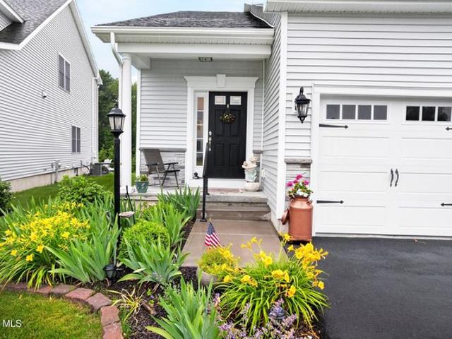 16 Joshua Pl, Glenmont, NY 12077