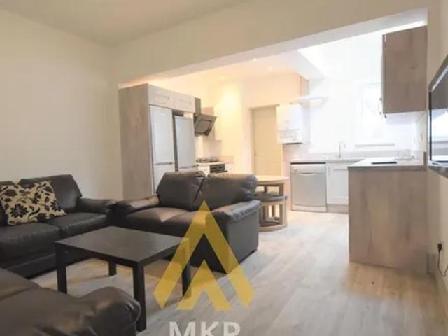 16 Katie Road, Stirchley, B29 6JG, United Kingdom | 6 bed house for rent #165477910 | Rentberry