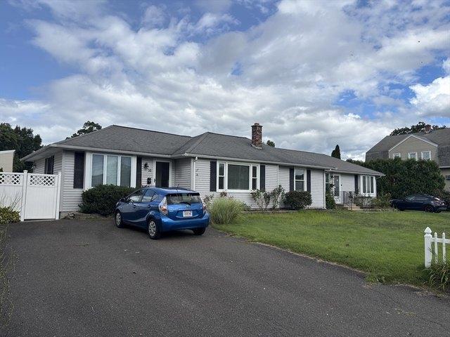 16 Kaveney St, Chicopee, MA 01020