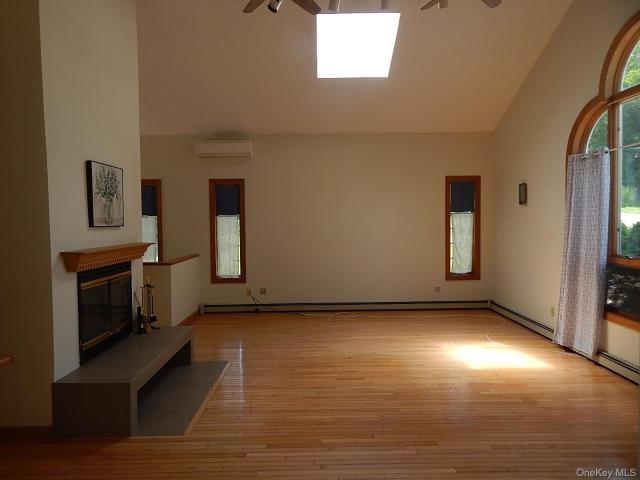 16 Kenton Road