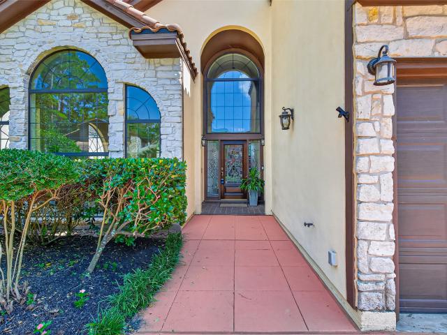 16 Kingwood Villas Court