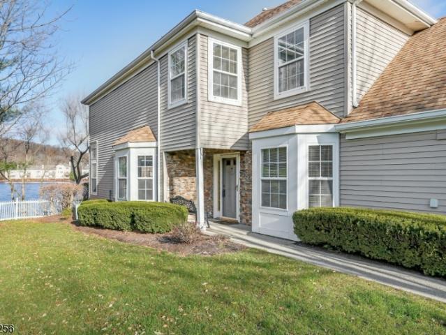 16 Lagoon Way
