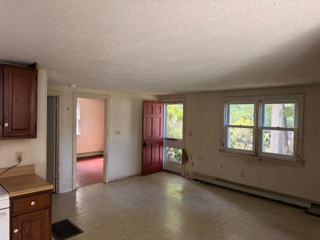 16 Lake Road E