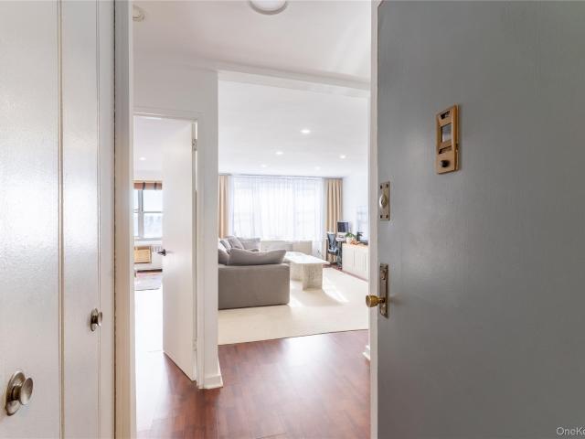 16 Lake Street 6G