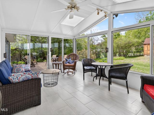 16 Leonard Drive