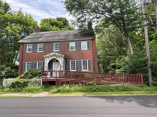 16 Lee St, Wiscasset, ME 04578
