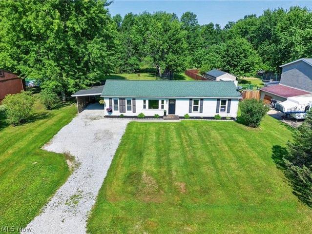 16 Leffingwell Dr, Orwell, OH 44076