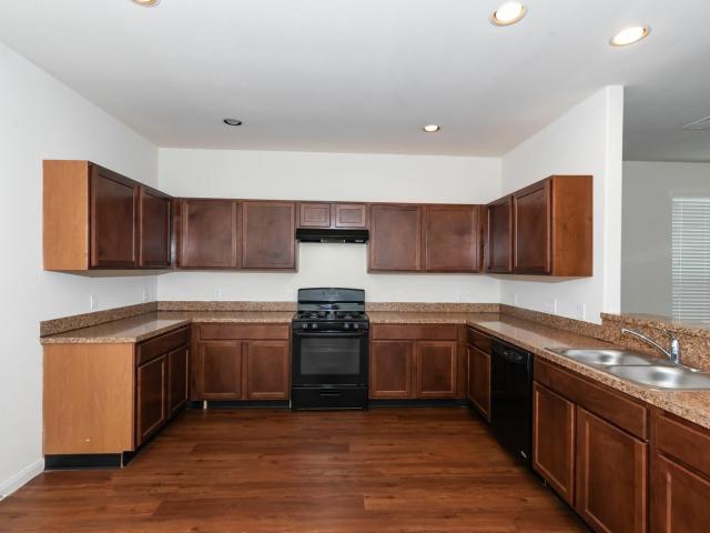 16 Leisure Shore Court