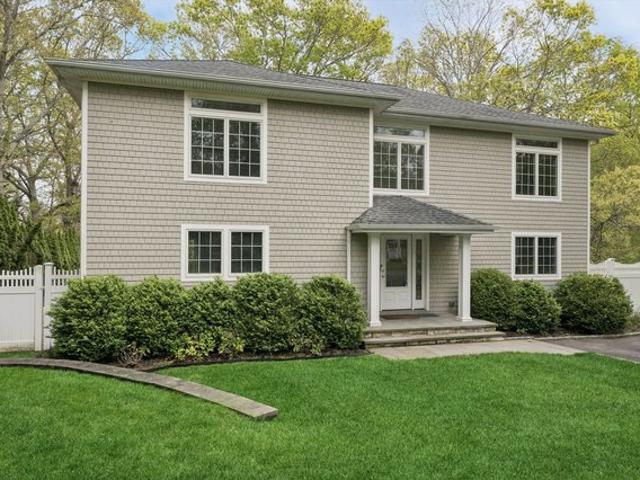 16 Lincoln St, Sag Harbor, NY 11963