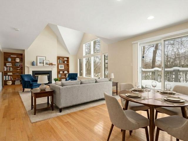 16 Livermore Lane, Weston, US, MA