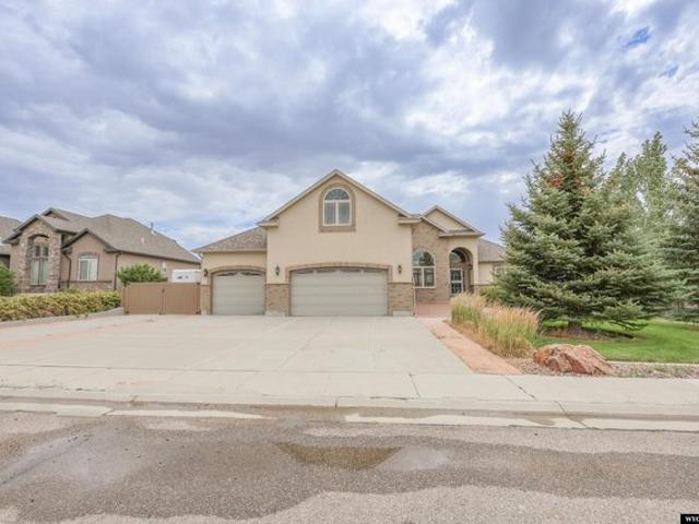 16 Long Dr, Rock Springs, WY 82901