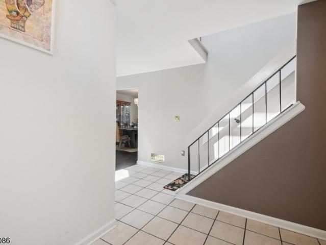 16 Longfield Dr