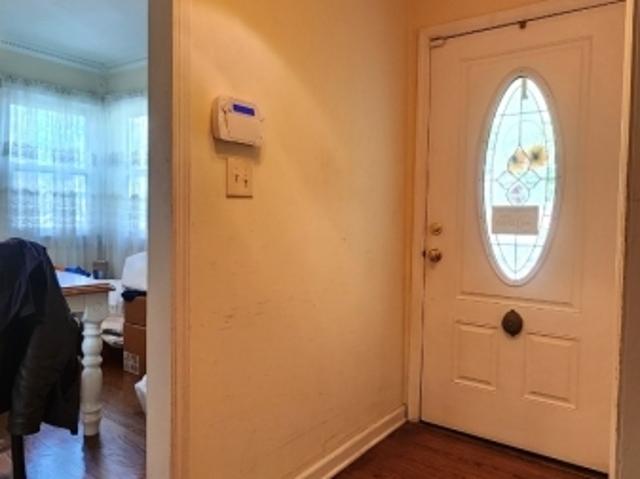16 Lloyd Ave
