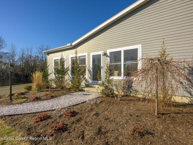 16 Lucas Ln, Claverack, NY 12534 | MLS #20256 | Compass