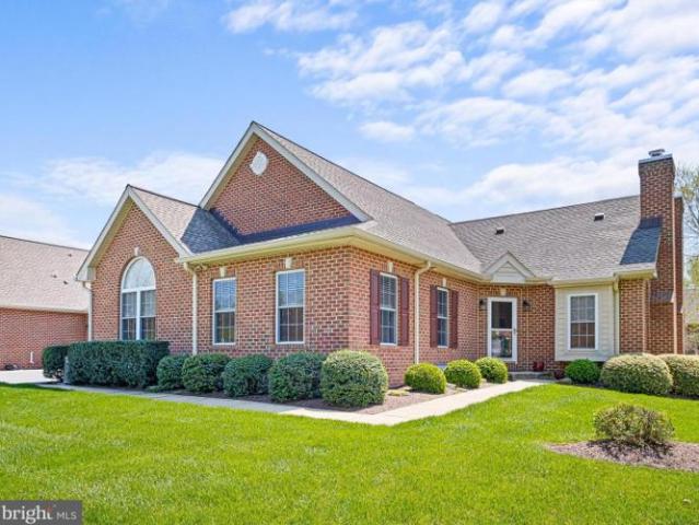 16 LYNTHWAITE Farm Ln, Wilmington, DE 19803