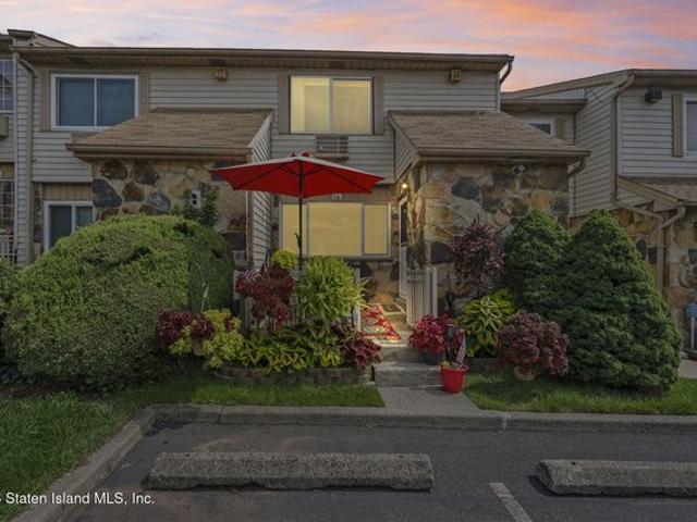 16 Lynn Ct Unit 82, Staten Island, NY 10314