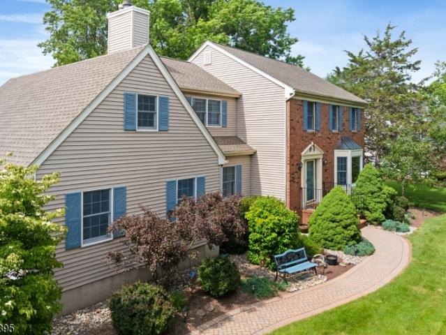 16 McIntire Dr