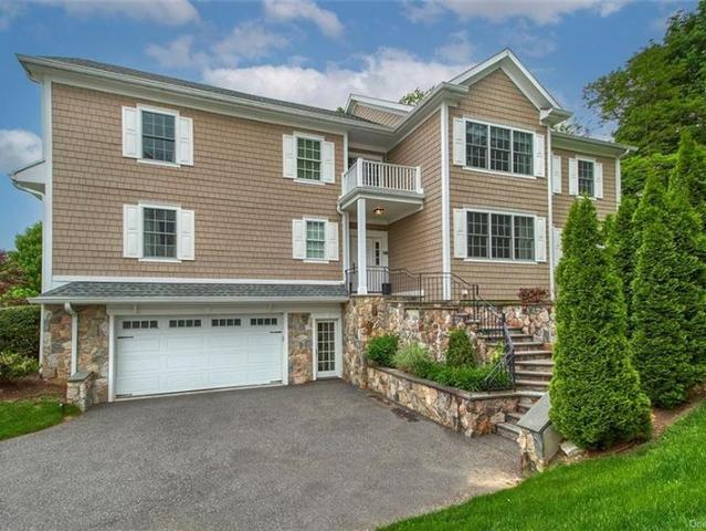 16 Manor Lane, Scarsdale, NY 10583