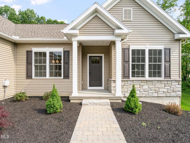 16 Mackenna Court