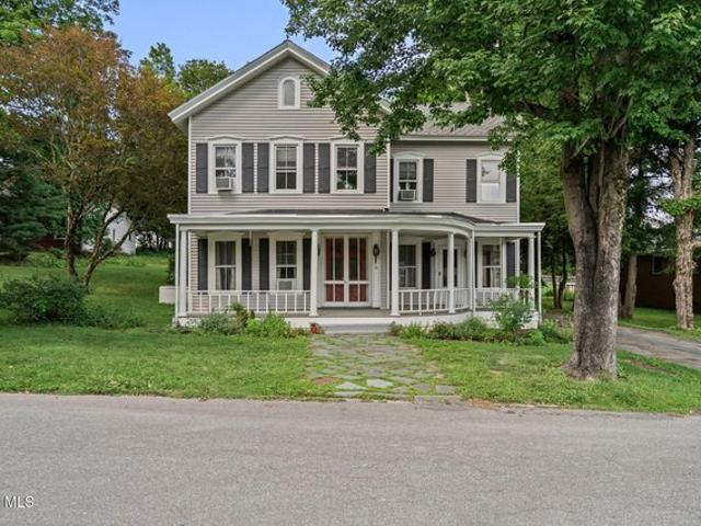 16 Maple Ave, Troy, NY 12180