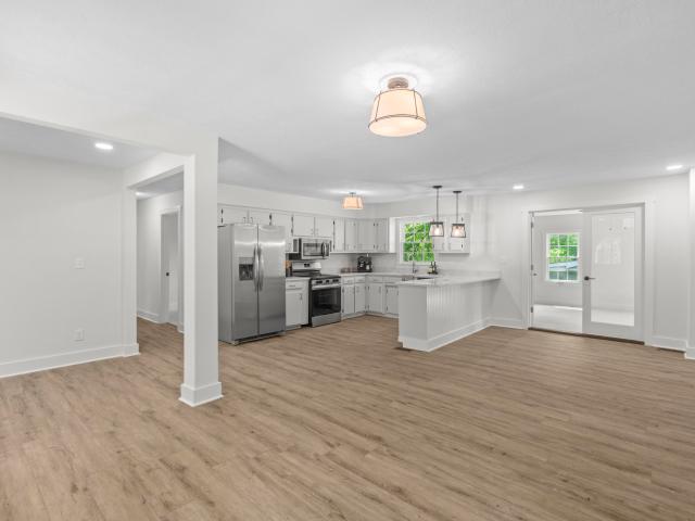 16 Meadowbrook Drive