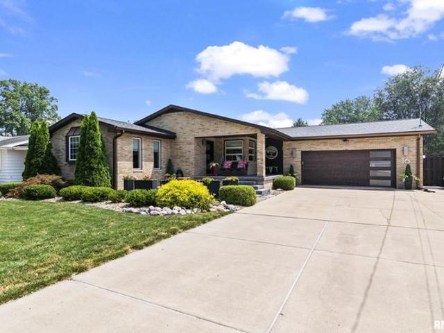 16 Melody Dr, Rochester, IL 62563