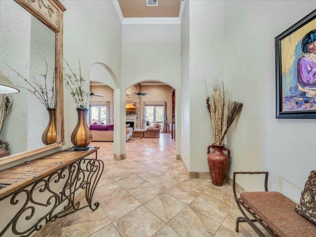 16 Meridian Dr, Wimberley, TX