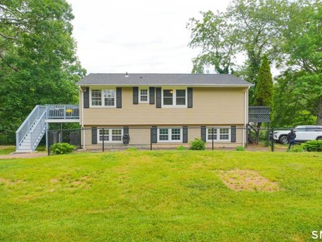 16 Miami St, East Haven, CT 06513