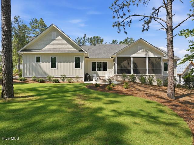 16 Middlebury Road