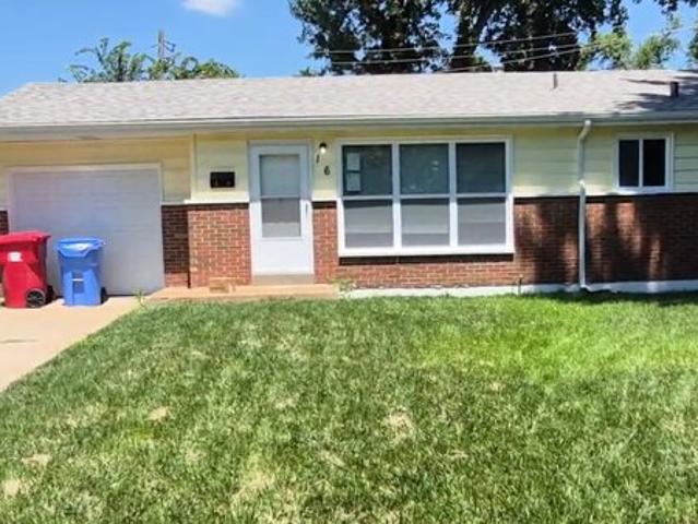 16 Montclair Ct, Florissant, MO 63033