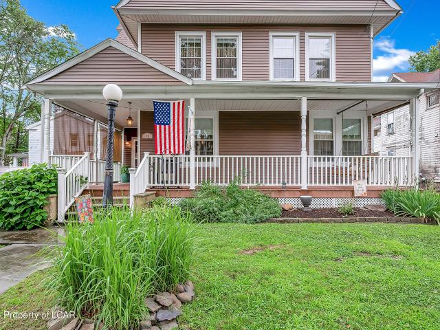 16 Montgomery Avenue