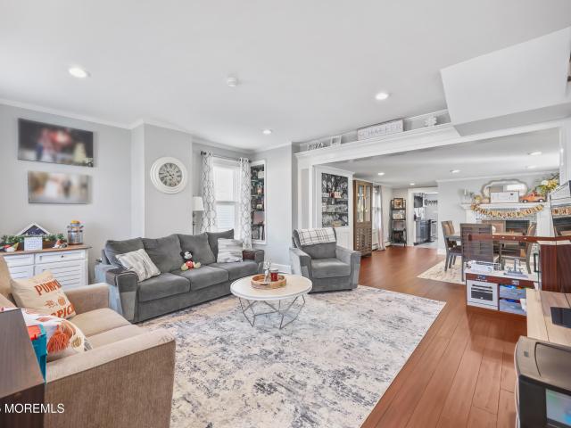 16 Monmouth Avenue
