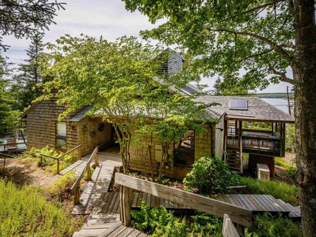 16 Modin Ln, Penobscot, ME 04476
